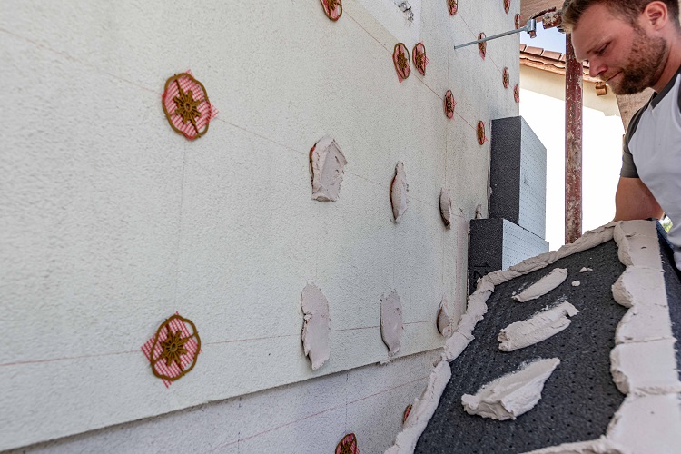 Energie und Kosten gespart: Fassade aufgedoppelt | Baumit.at